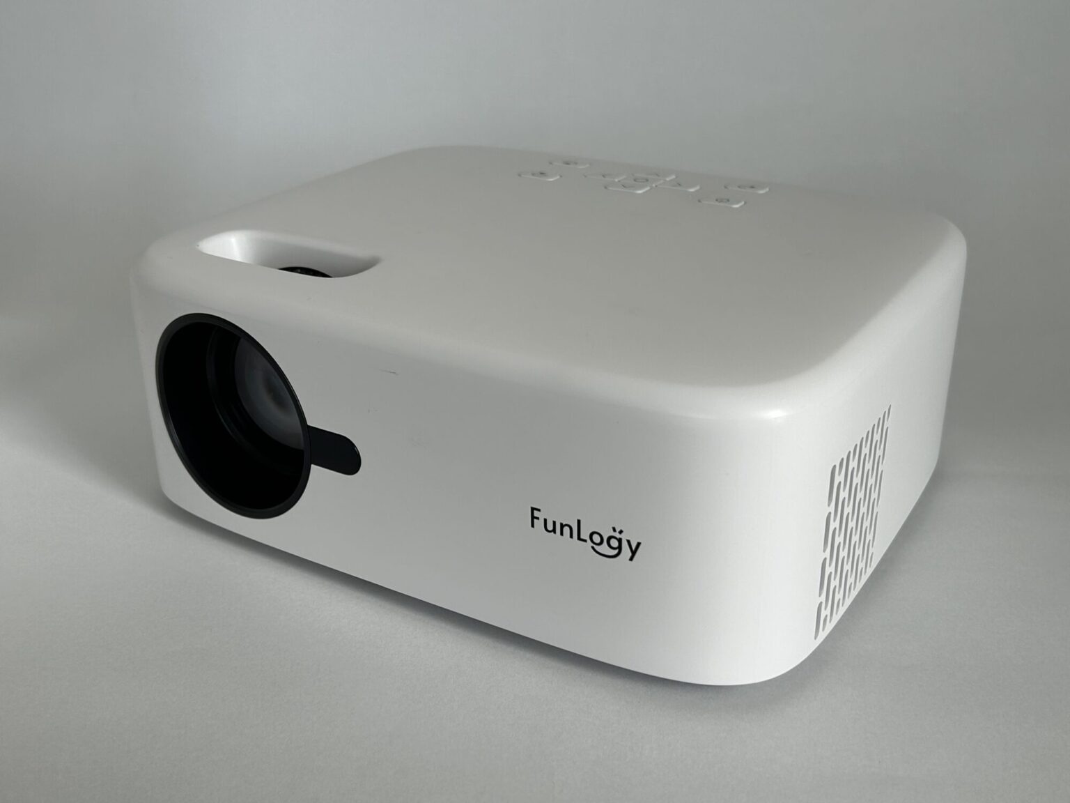 【1万円台の国産プロジェクター】FunLogy HOME2を徹底レビュー