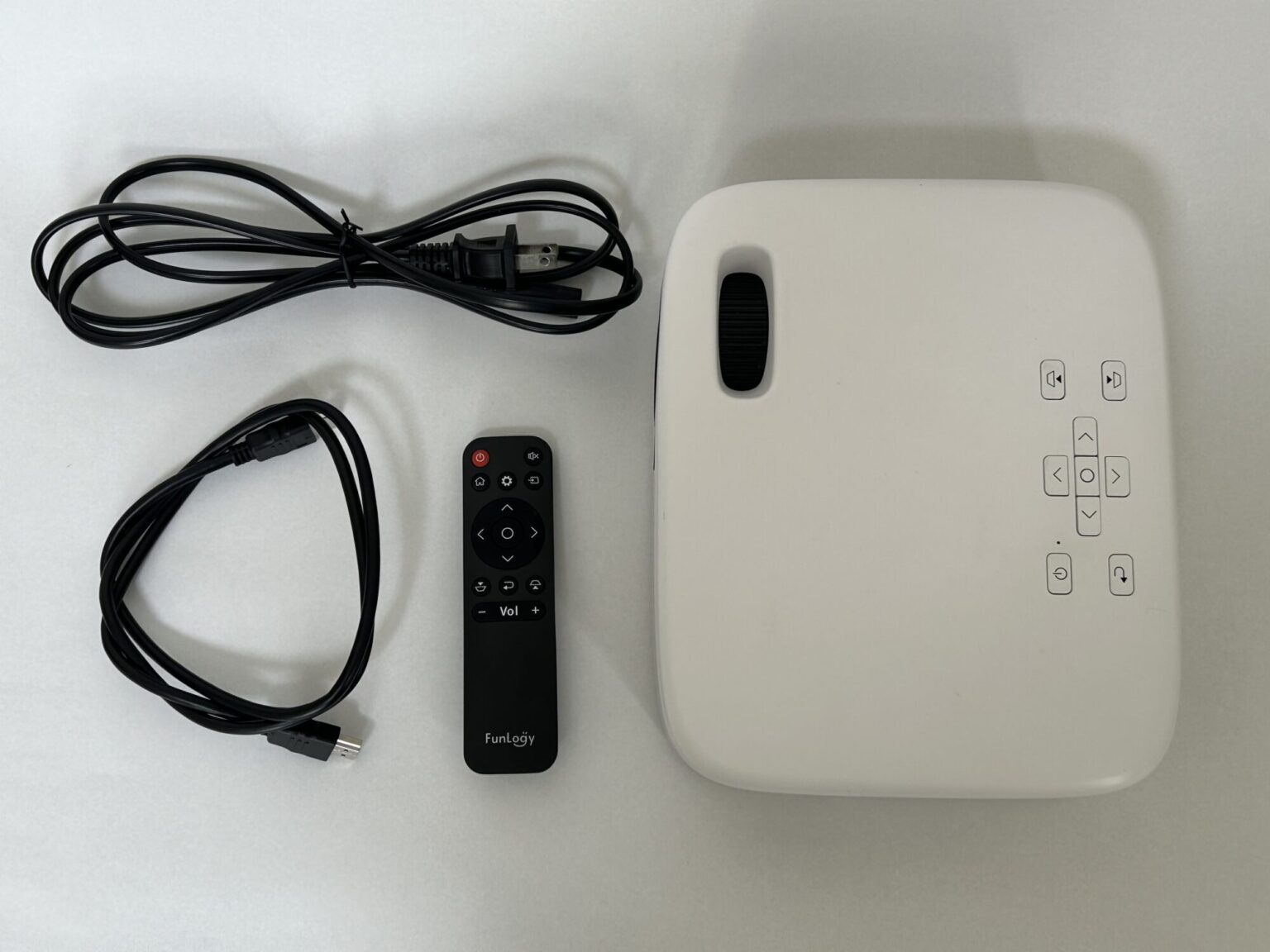 【1万円台の国産プロジェクター】FunLogy HOME2を徹底レビュー