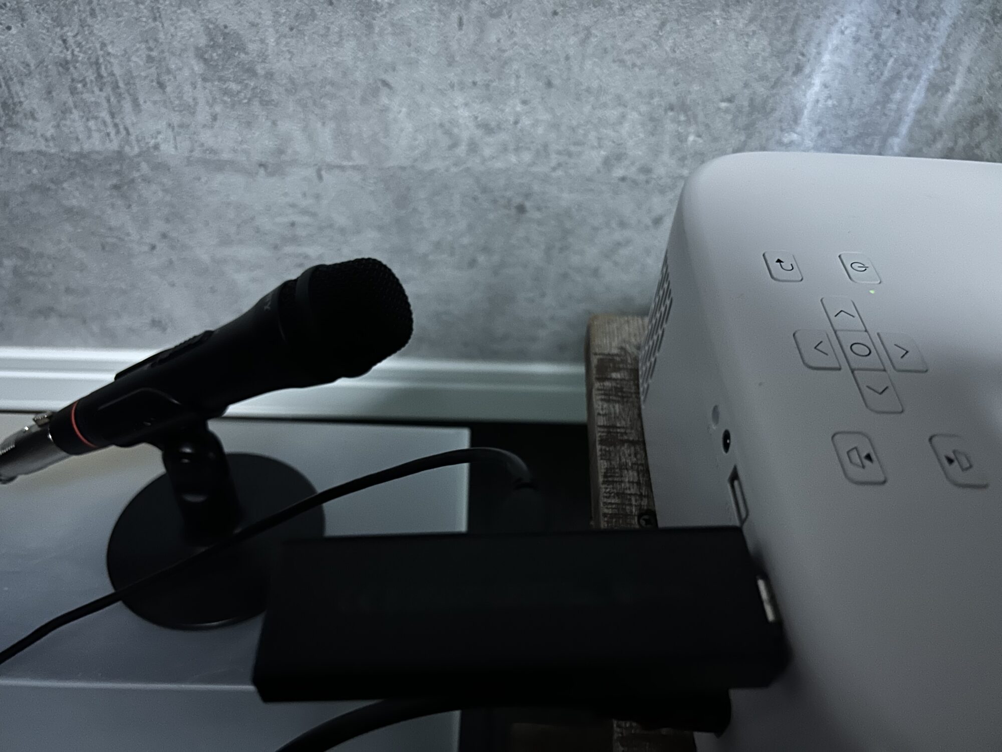 【1万円台の国産プロジェクター】FunLogy HOME2を徹底レビュー