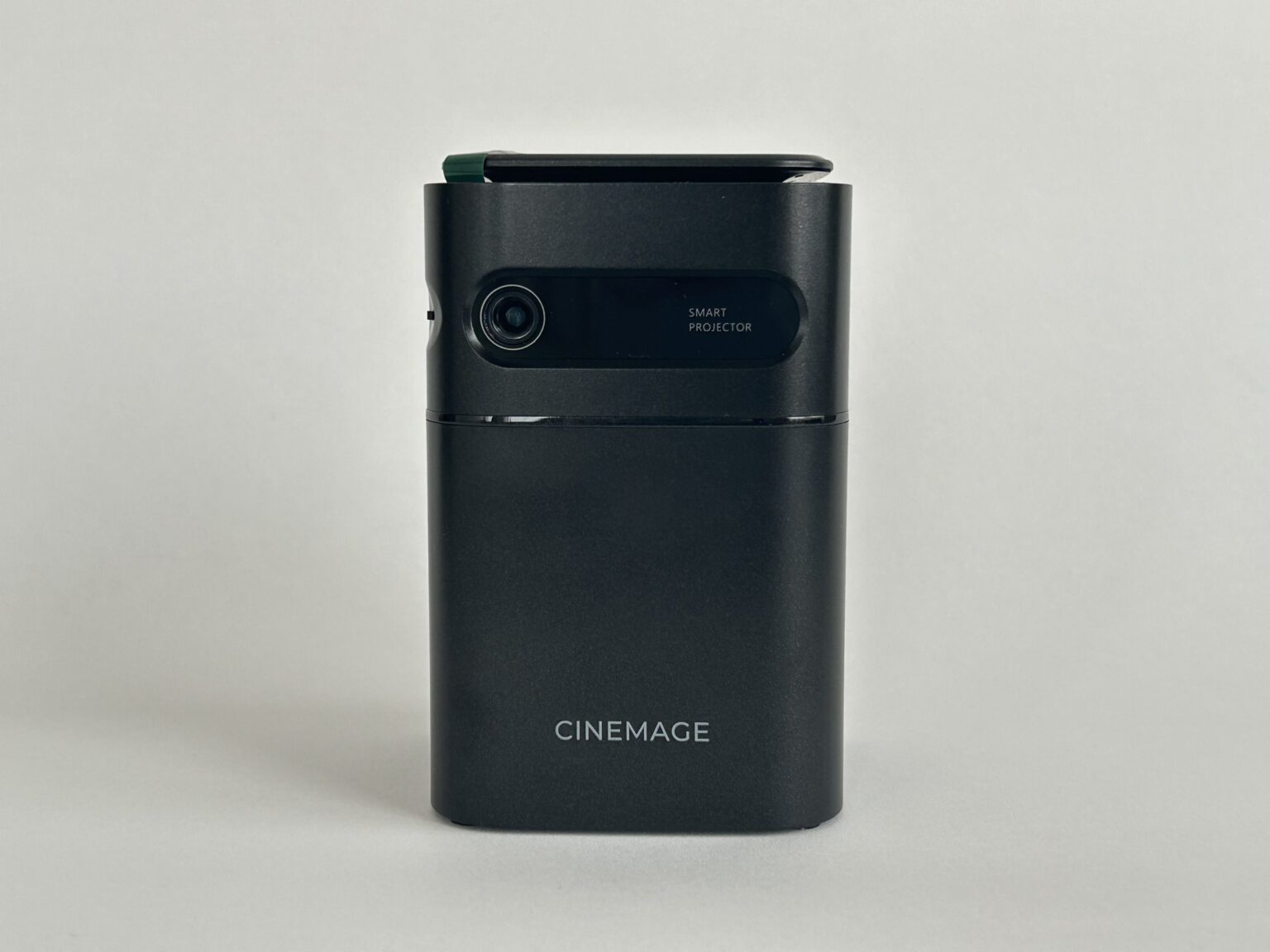 【口コミが知りたい人必見】Cinemage miniを徹底レビュー【超軽量の国産モバイルプロジェクター】