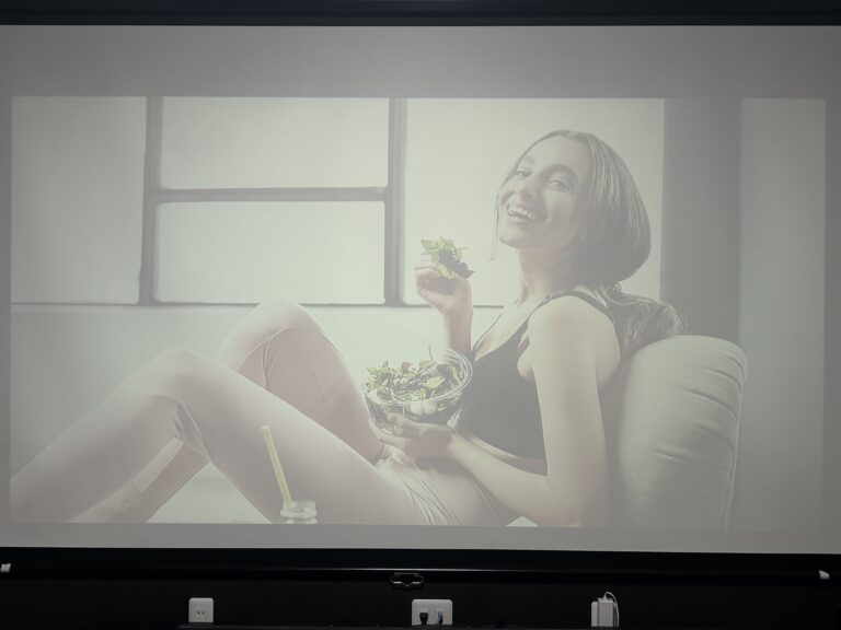 【5gWiFiプロジェクター】YOWHICK DP01を徹底レビュー【人気の格安機】