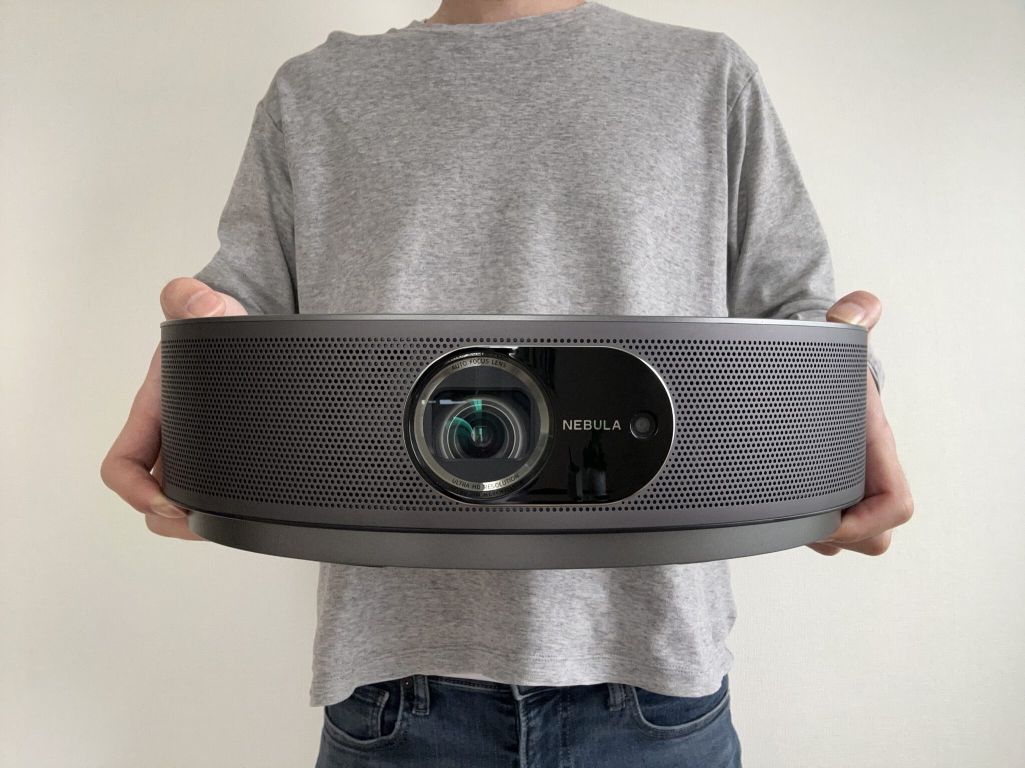 【4K映像をお手軽に】Nebula Cosmos Maxを徹底レビュー【自宅を映画館に変えるプロジェクター】