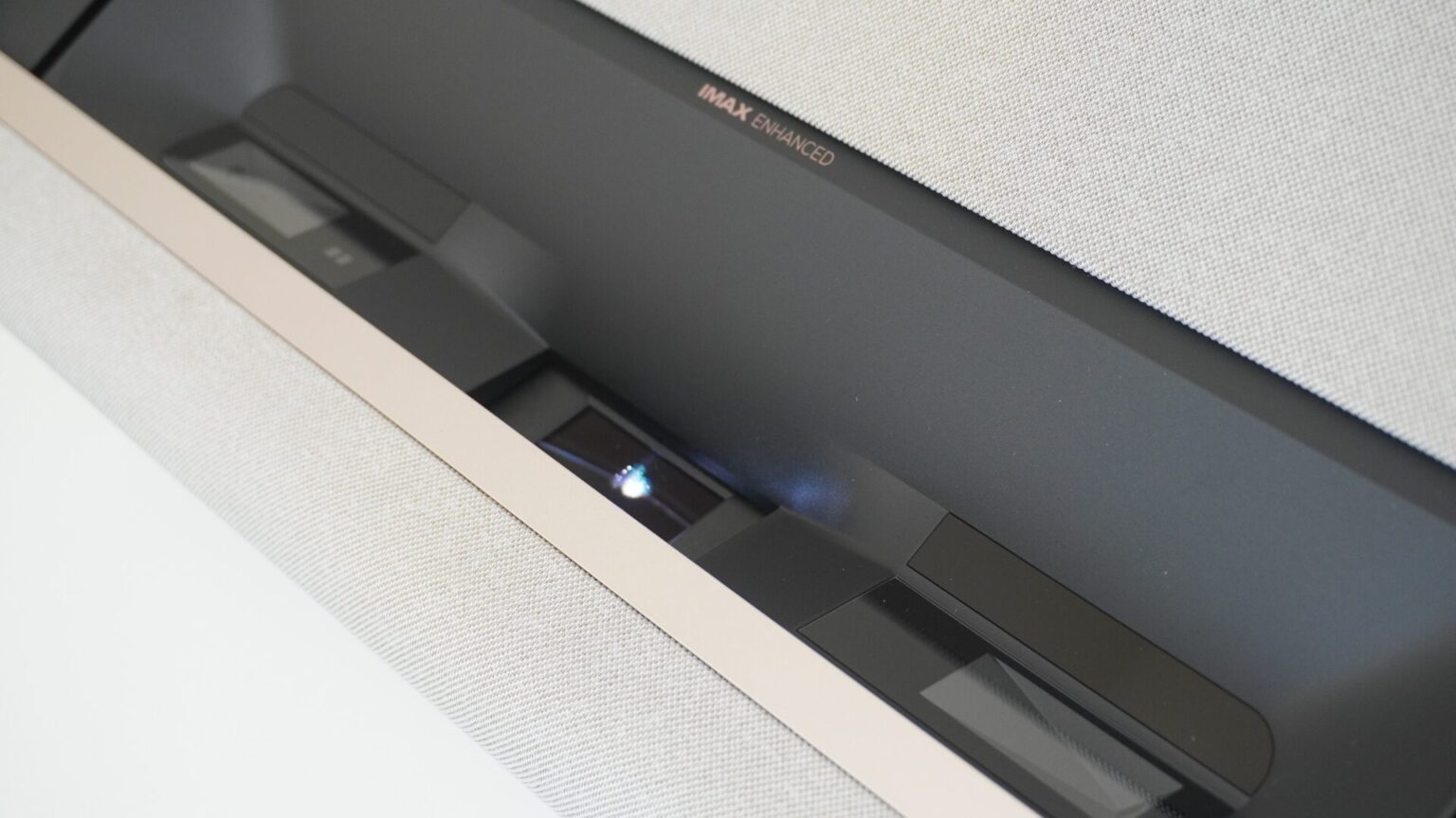 【データと写真で完全にわかる】Aladdin Marca Maxレビュー【壁から18cmで100インチ！IMAX ENHANCED対応】